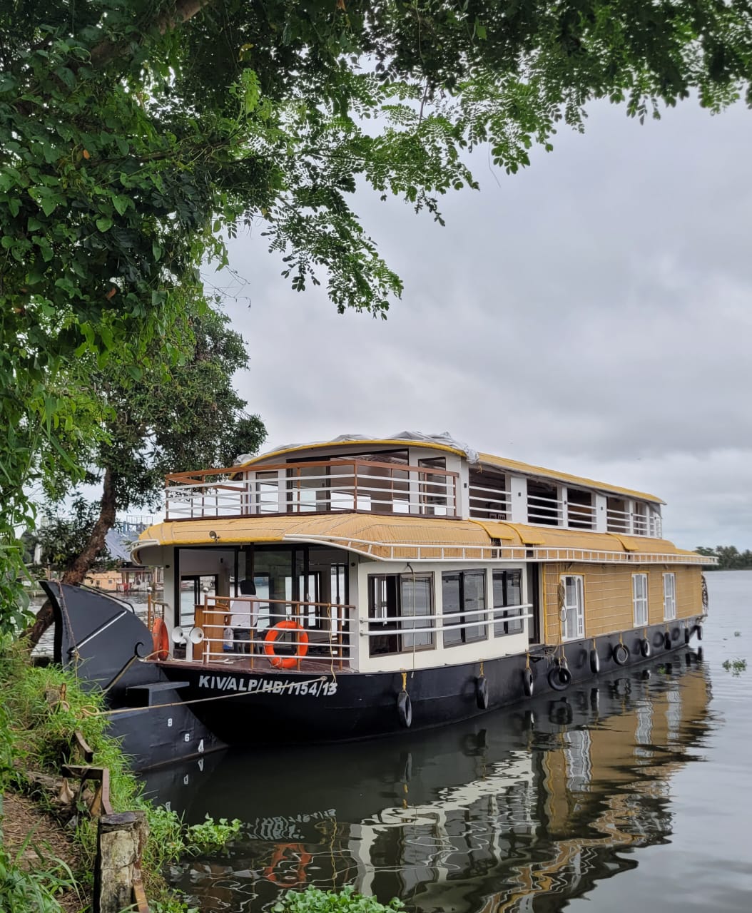 Traditional Shikara Ride in Alappuzha | Alleppey Boating